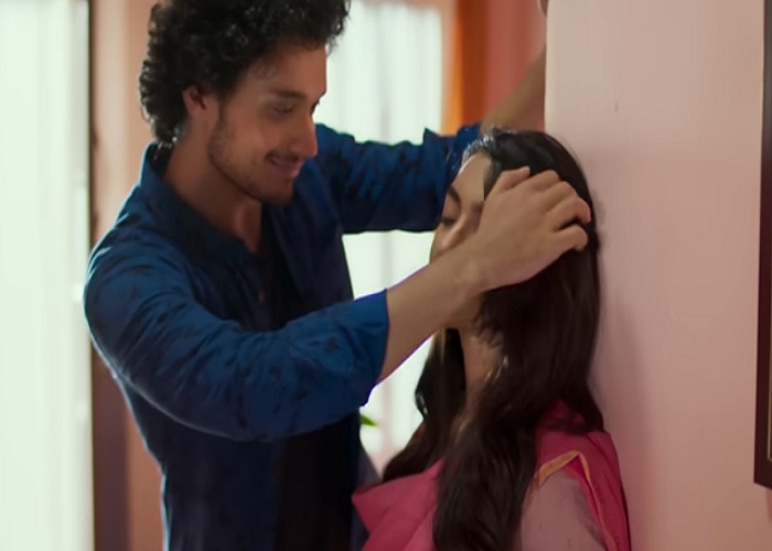Review : फुल एंटरटेनर है नमाशी और अमरीन की लव स्टोरी Bad Boy - namashi ...